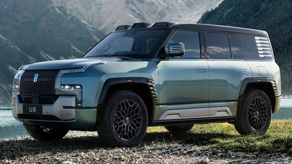 BYD Yangwang U8 2025 giá bao nhiêu, chi tiết ra sao, khi nào bán?