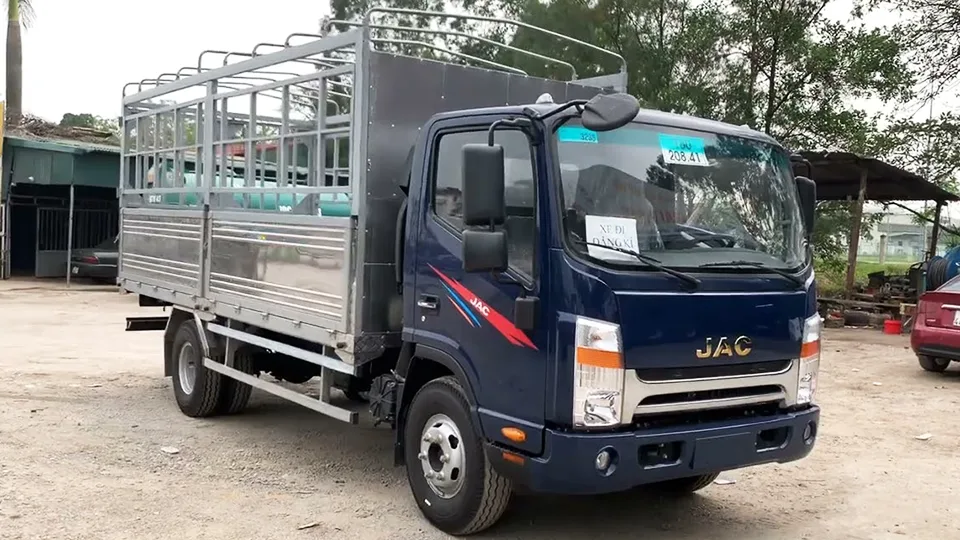 Xe tải JAC N700 7 tấn: Giá & Ưu Đãi 12/2025